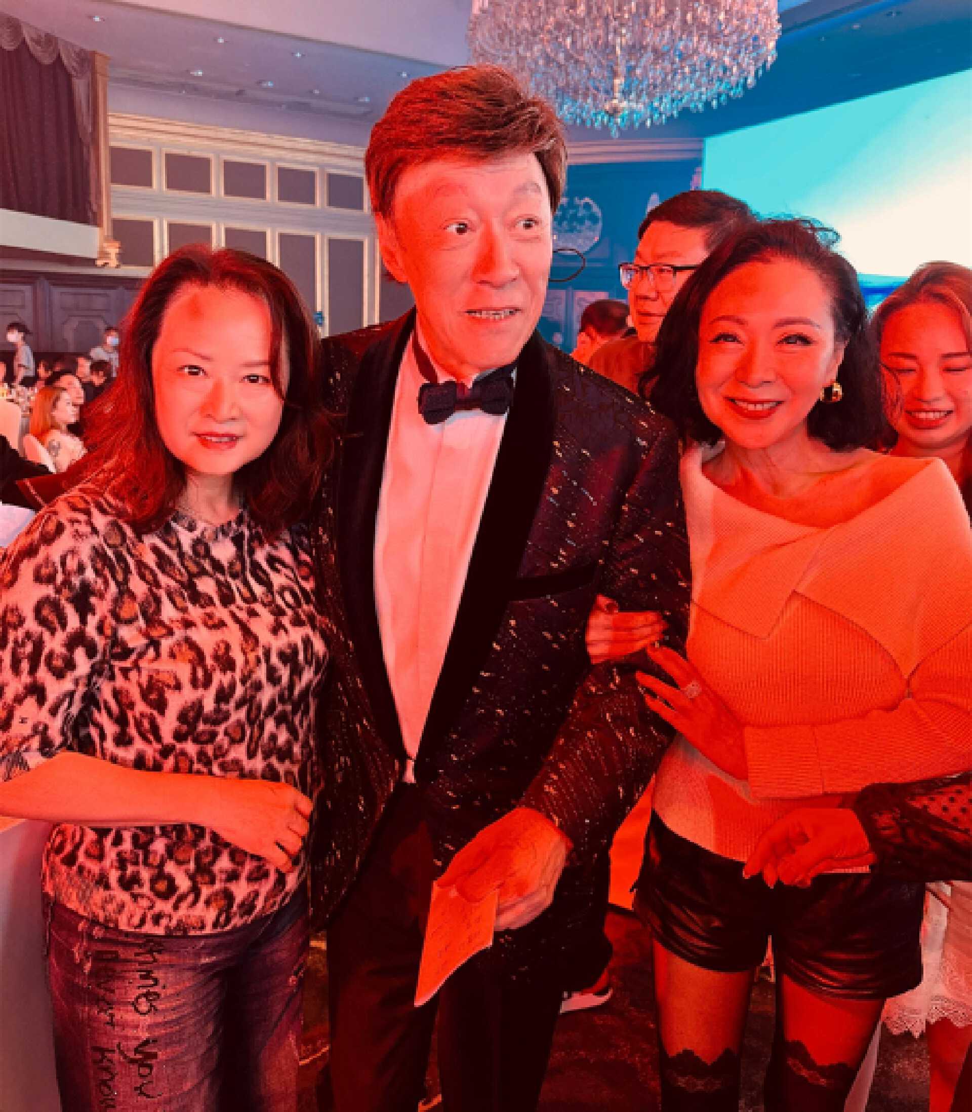 All the stars celebrate Ye Zimei's birthday! The 57-year-old birthday ...
