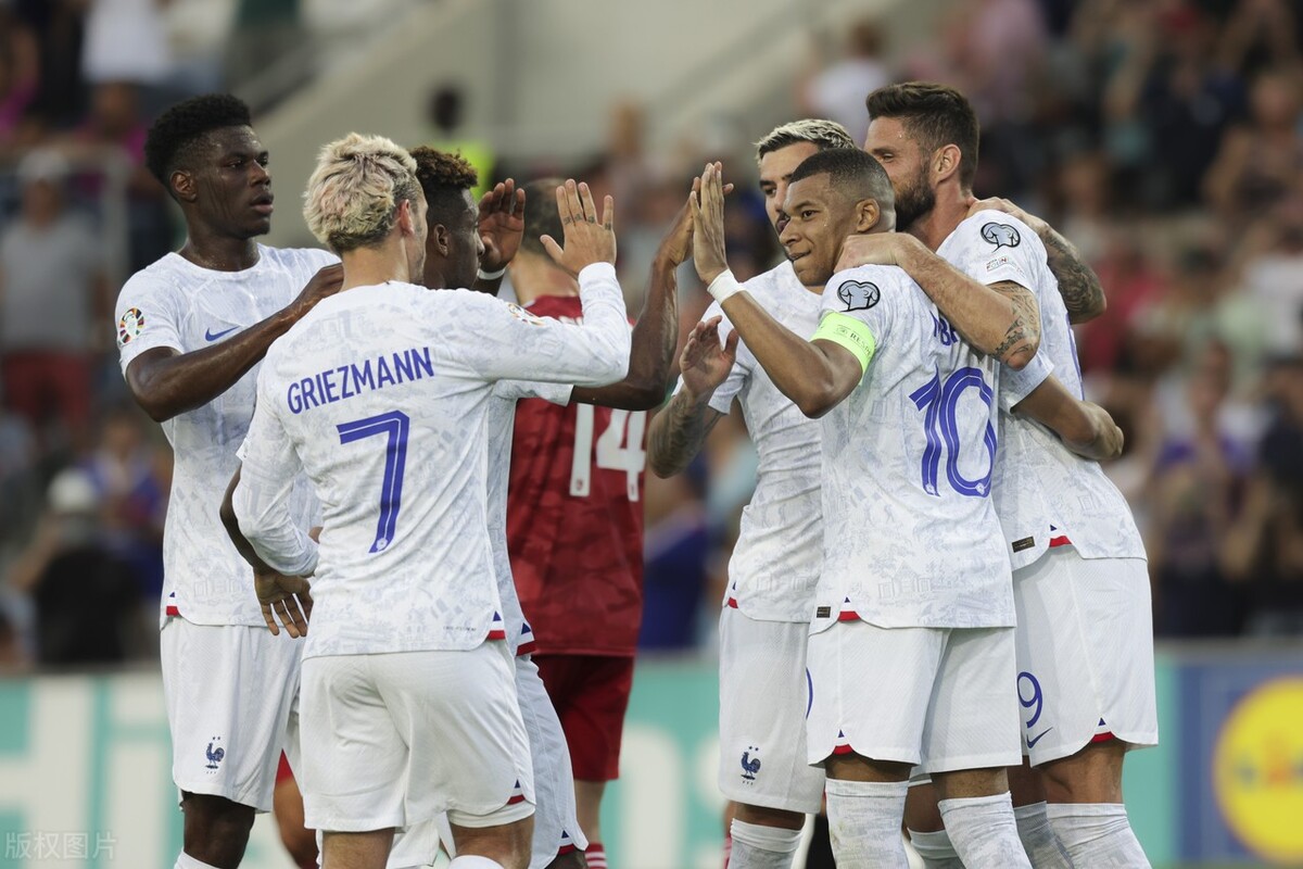 European preliminaries-Mbappe shot + own goal France hits the frame ...