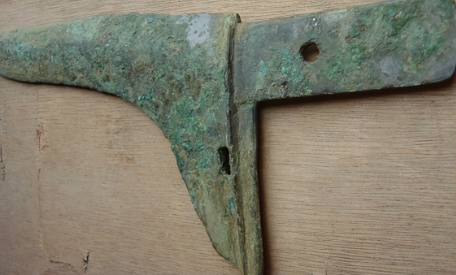 During the Warring States period, the casting of cold weapons was quite ...