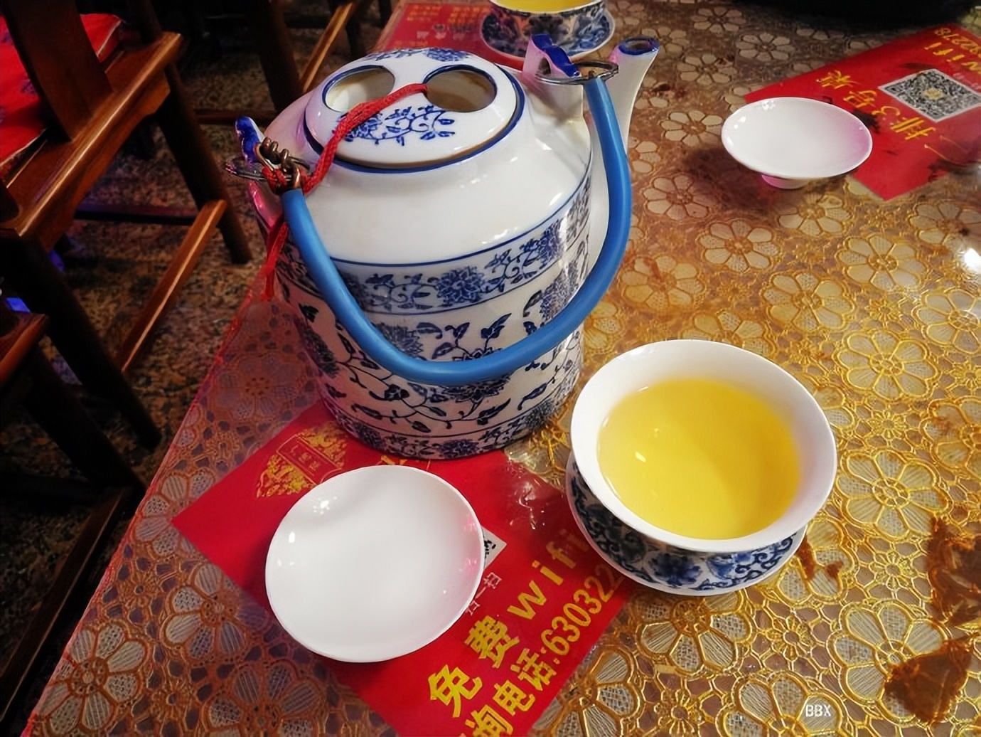 Afternoon in Beijing, stew, flower tea, listen to cross talk - iMedia