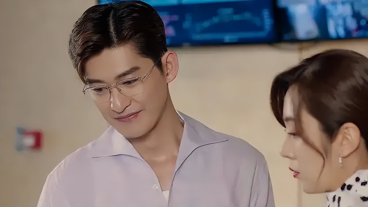 "Gentlemen of the East Eighth District" Reuters photo, Zhang Han pulling girls' underwear ...