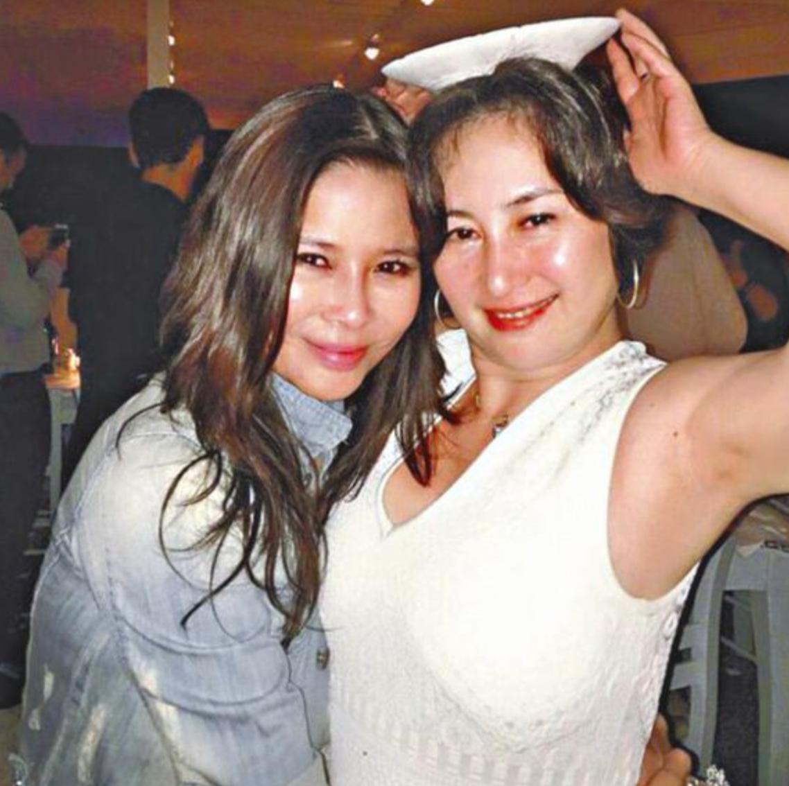 He Chaoqiong's best friend Rong Wenwei rarely shows her face, her body ...