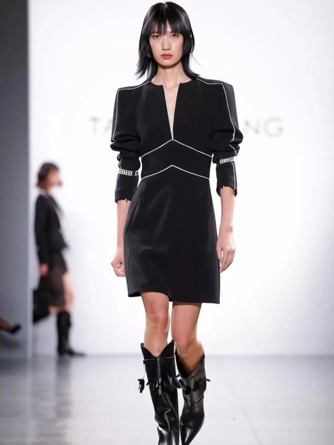 "Angel supermodel" Wu Yue vividly embodies the "worship the high and ...