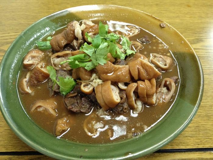 Taste authentic old Beijing delicacies and recall the good old days ...