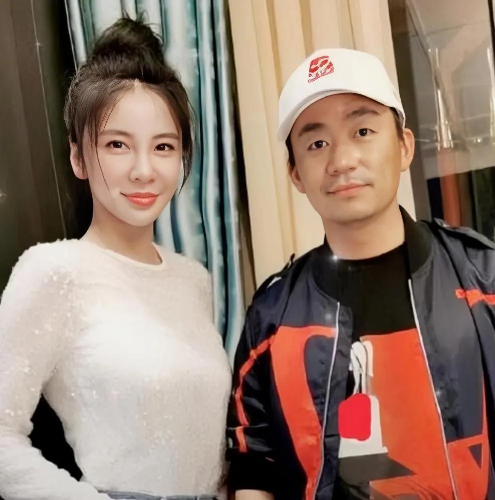 Feng Qing has used four years to prove that Wang Baoqiang's happiness is protected by her! - iMedia