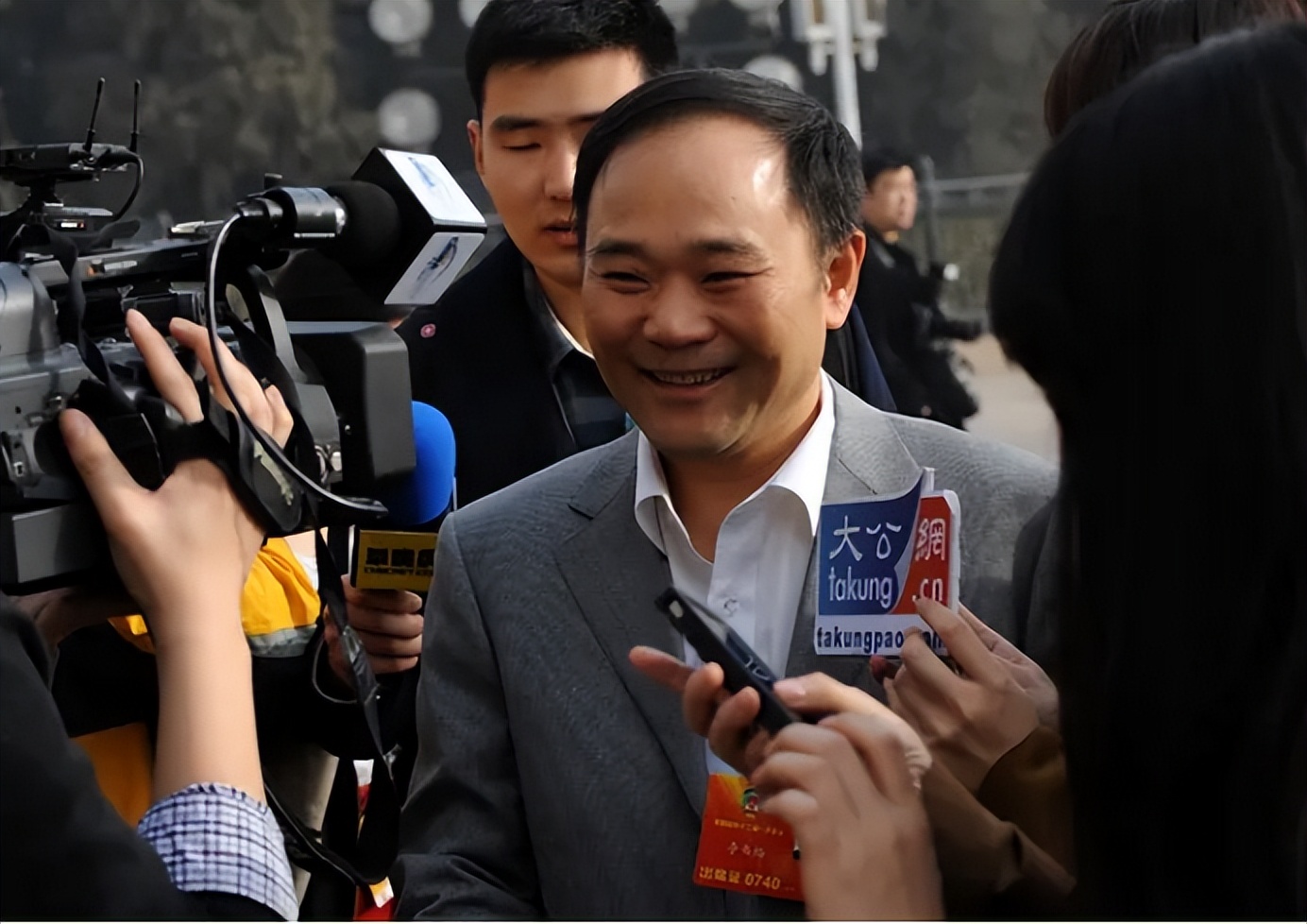 Li Shufu's children, can't catch the 150 billion family industry? - iNEWS
