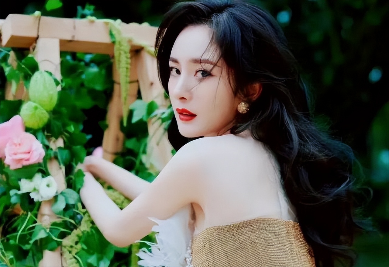 Yang Mi made his first appearance after an eye injury, his left face ...