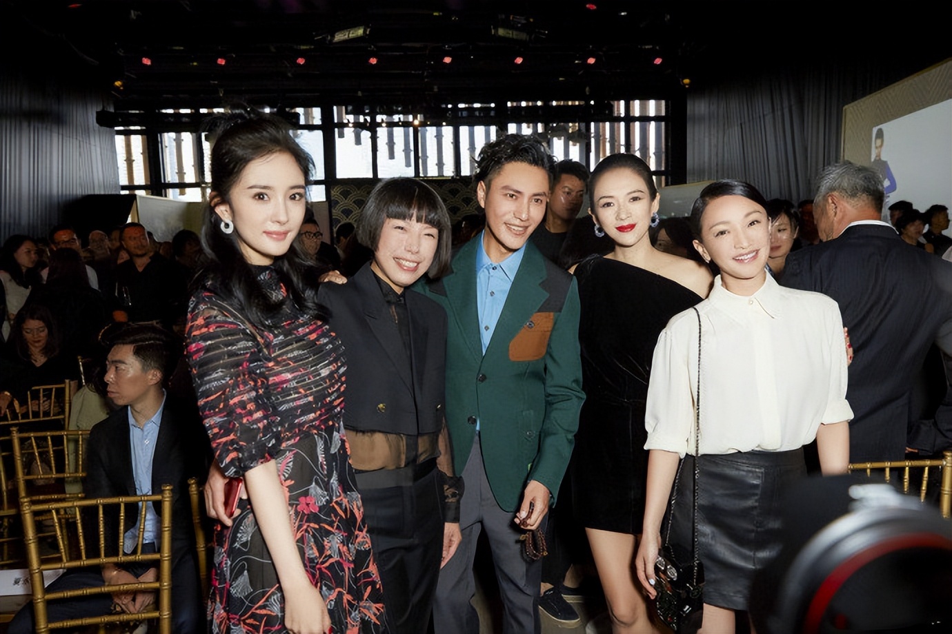 44-year-old Zhang Ziyi is in the same frame as 36-year-old Yang Mi: One ...