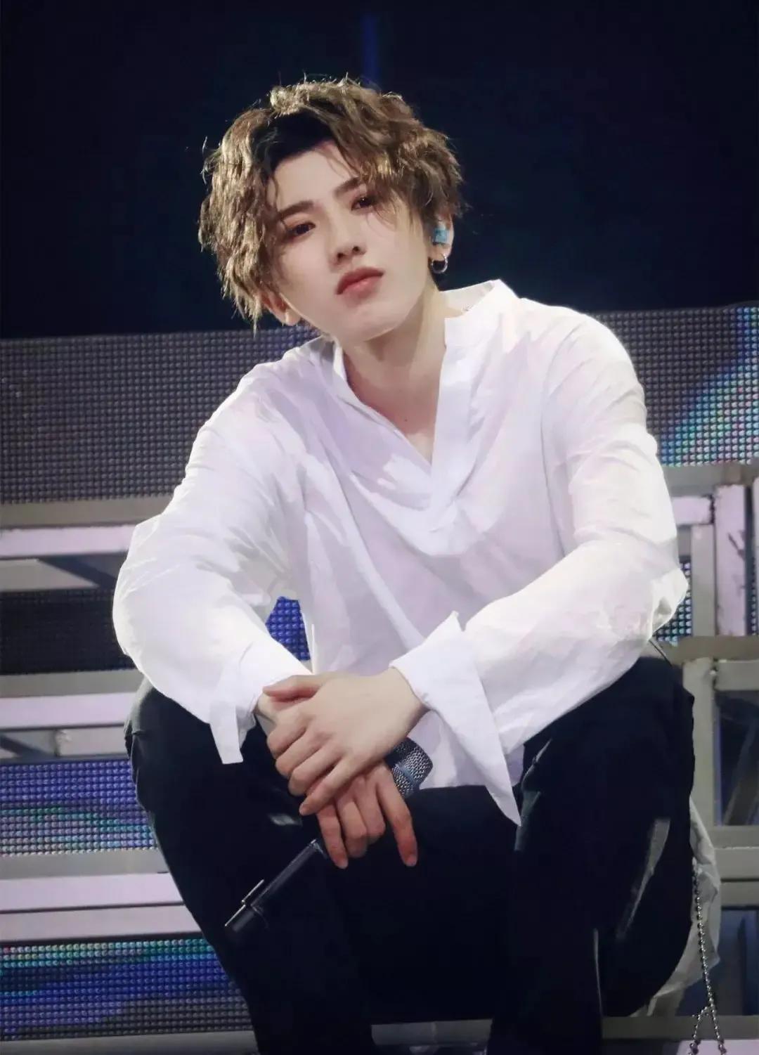 It took Cai Xukun 5 years for a newcomer to reach the top rank, but it only took one day to go ...