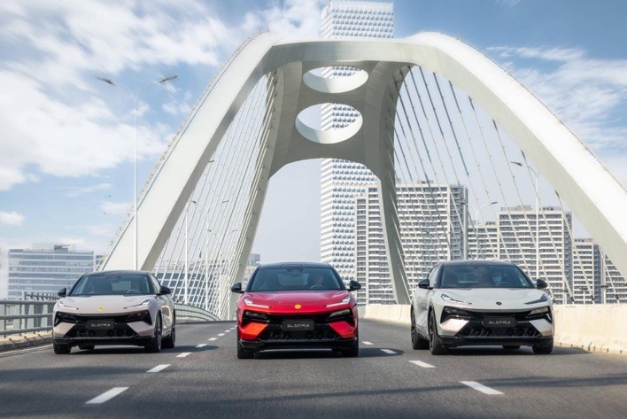 All for the driver! Lotus Eletre was officially delivered, and once ...