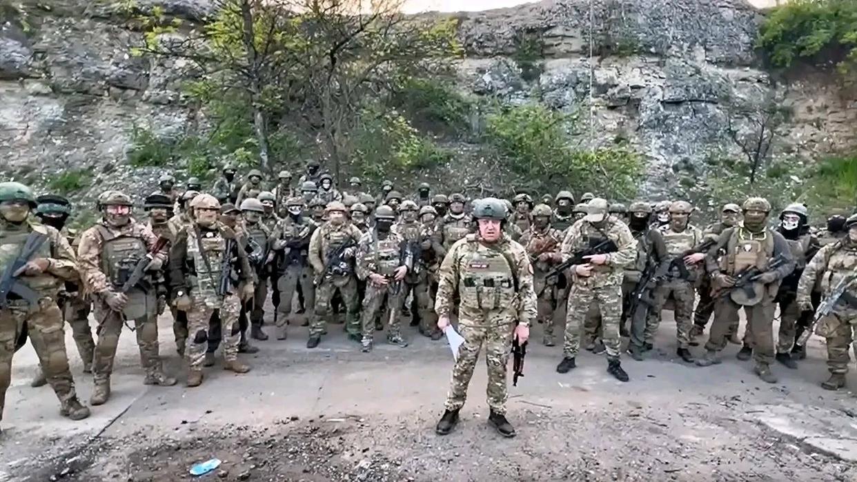 Once the army arrived at the city, they counterattacked from three ...