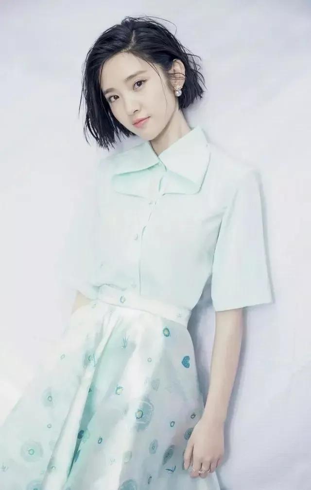 Tang Yixin, fresh and elegant, beautiful and moving - iNEWS