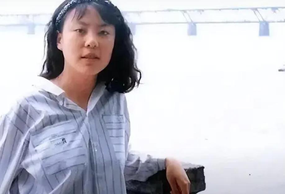 29 years ago, Zhu Ling, a talented woman from Tsinghua University, was ...