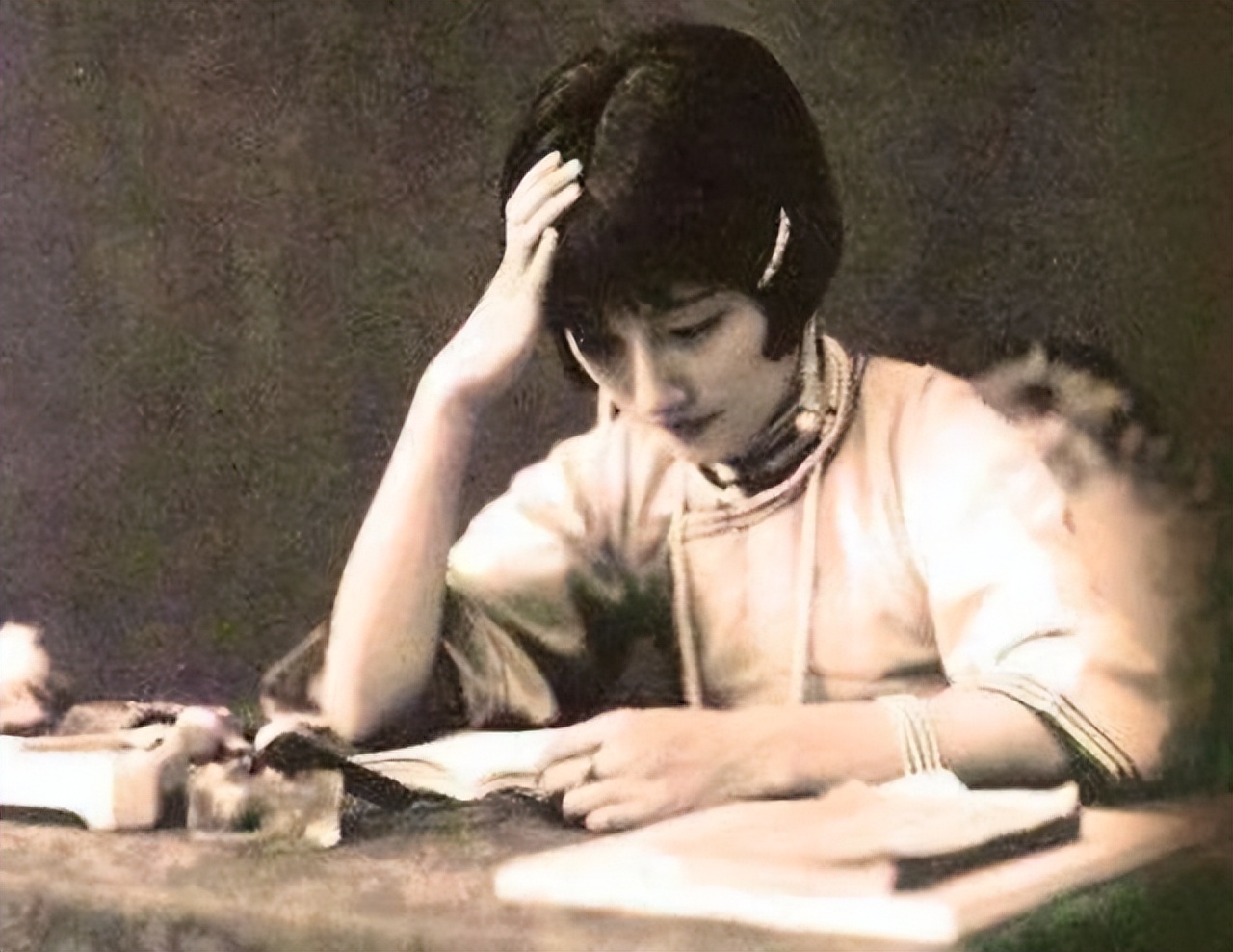 Liang Qichao served as the witness of Xu Zhimo and Lu Xiaoman's ...