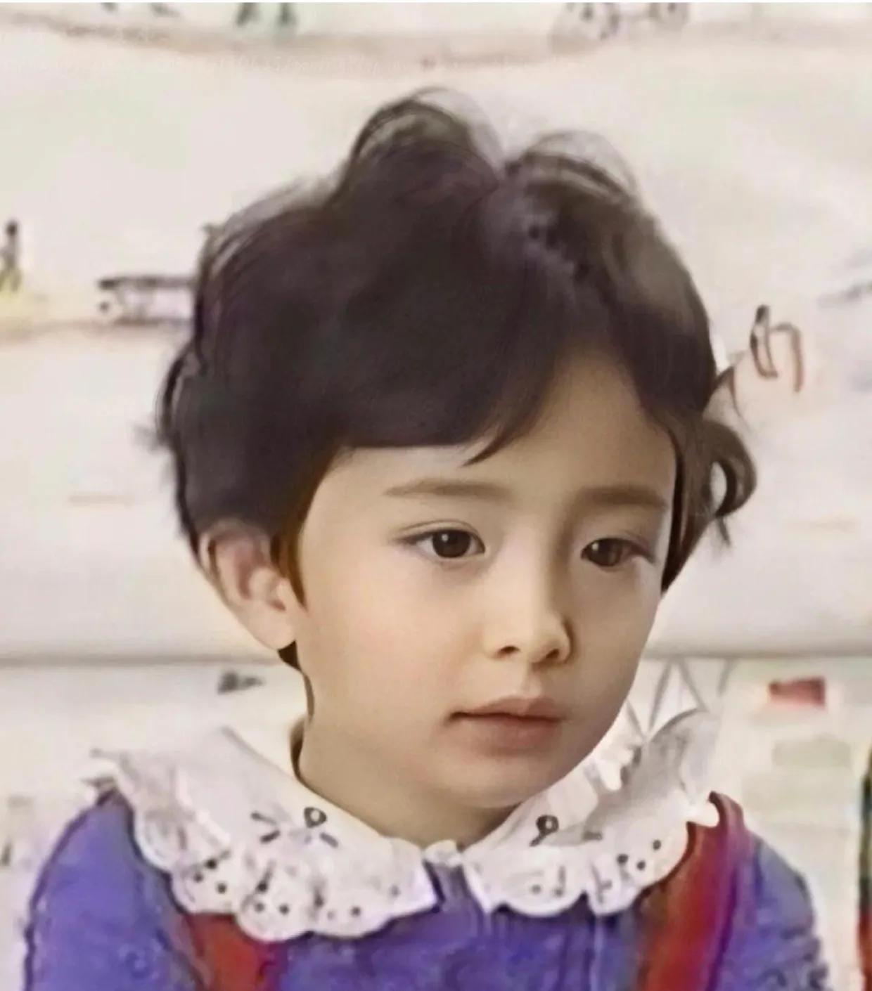 Yang Mi~ You got plastic surgery when you were young, right?I have to ...