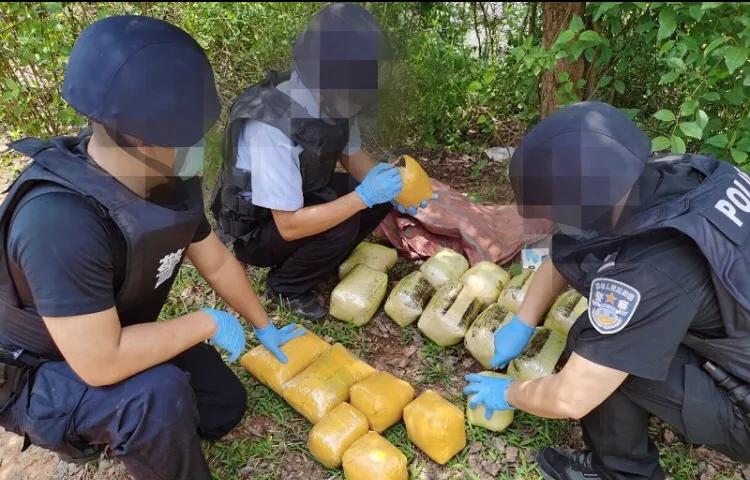 Poison flows into China - iNEWS