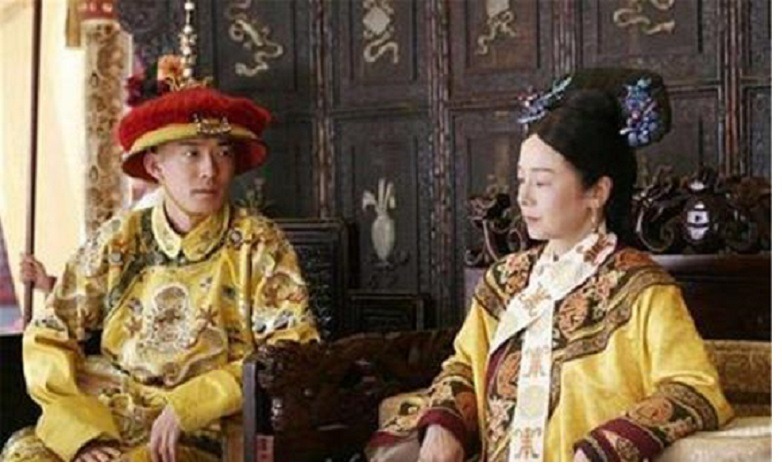 Zhang Zhidong was training the new army, and he rode an old horse ...