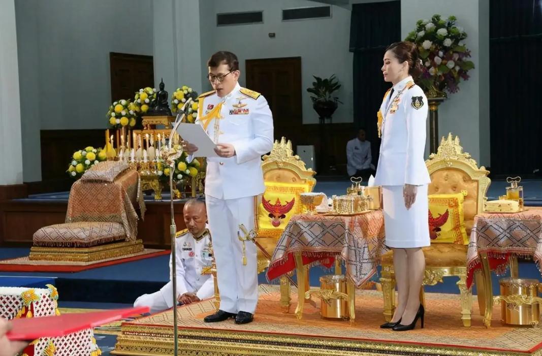 Queen Suthida of Thailand: Living alone on the 7th floor of the Swiss ...