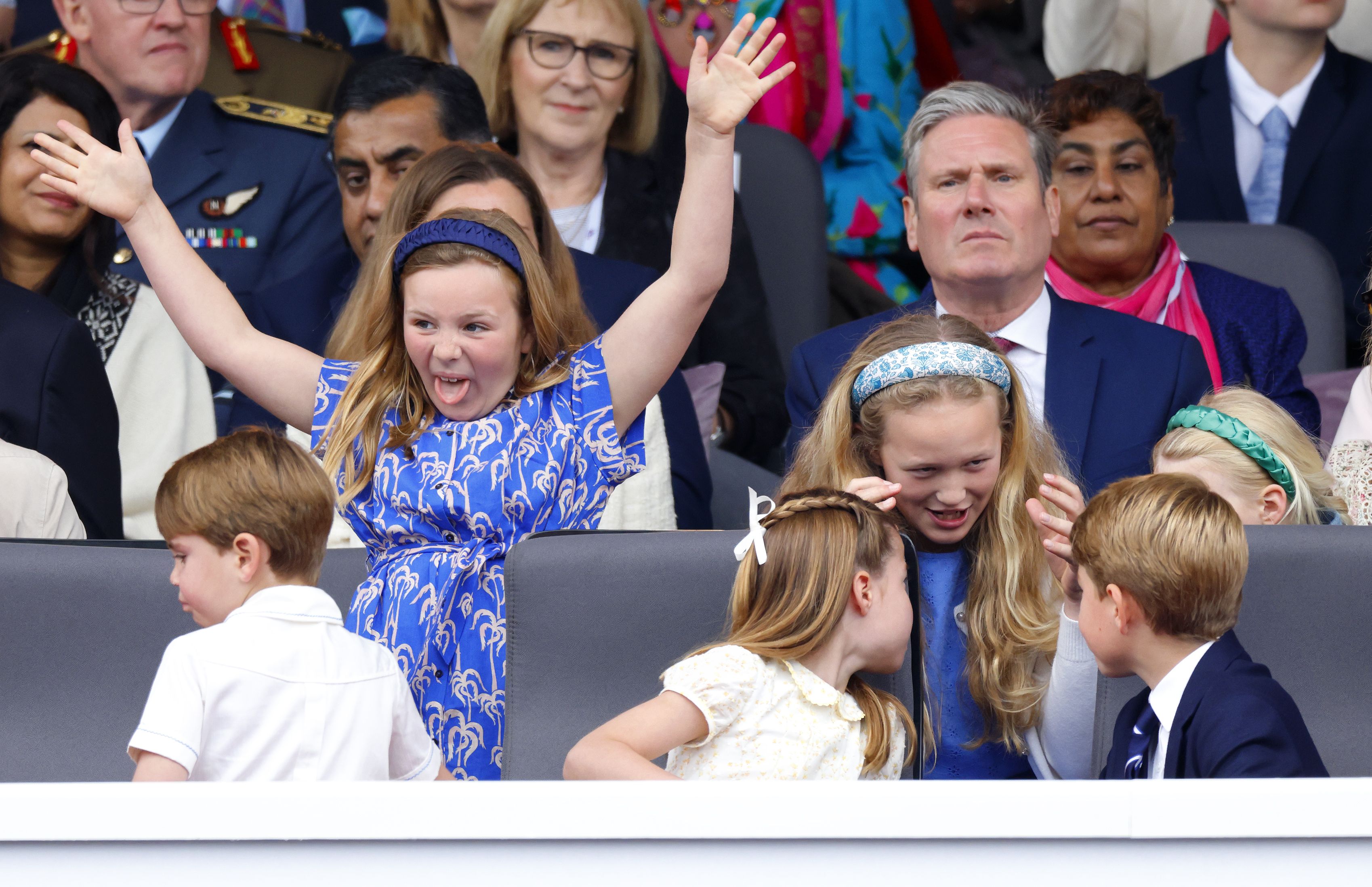 Prince Louis is so cute!He didn't succeed in grabbing his cousin's ...