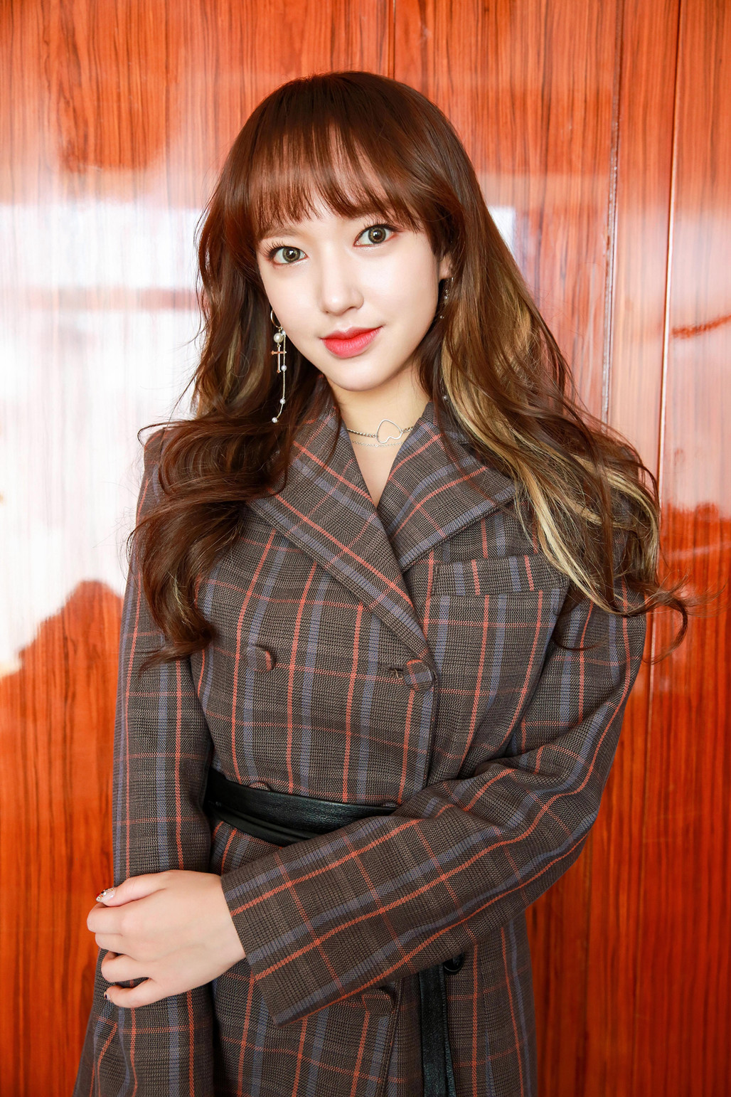 Cheng Xiao's sexy photo: Gentle as milk, personality as cool, curvy ...