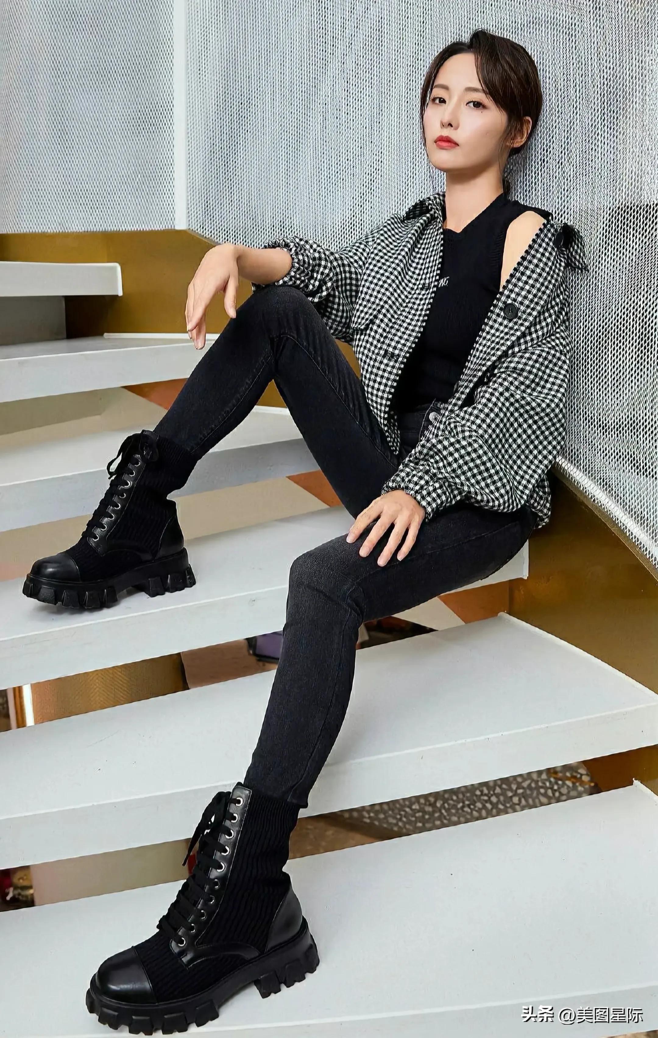 The protagonist of this issue—Jiani Zhang, the 42nd issue of the ...