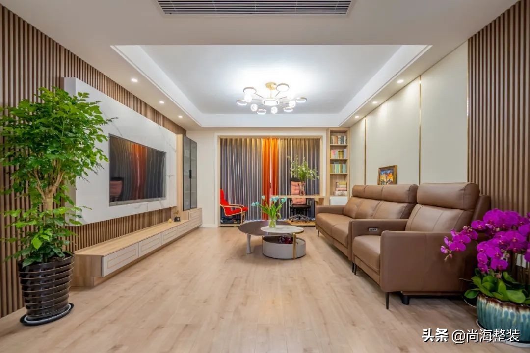 The cramped and gloomy three small residences, after being reorganized ...