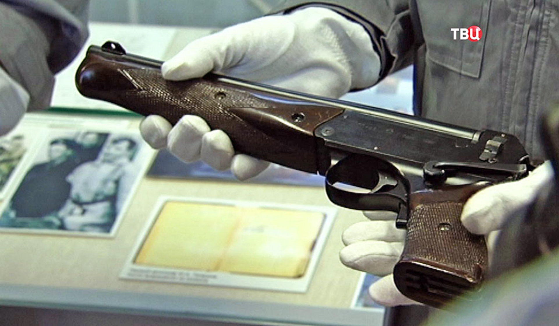 The world's first pistol to take to space, the Soviet TP-82 cosmic ...