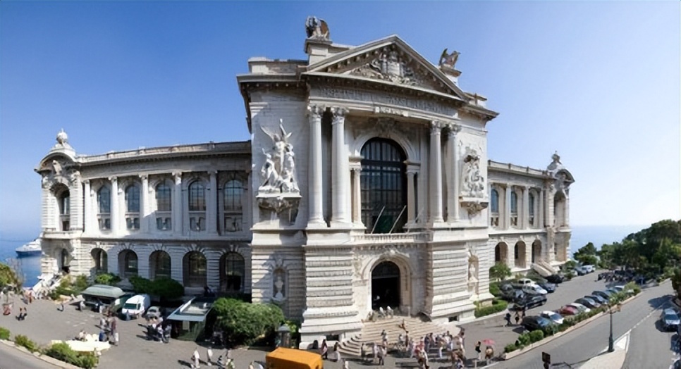 Briefly analyze the historical origin, modern political development ...