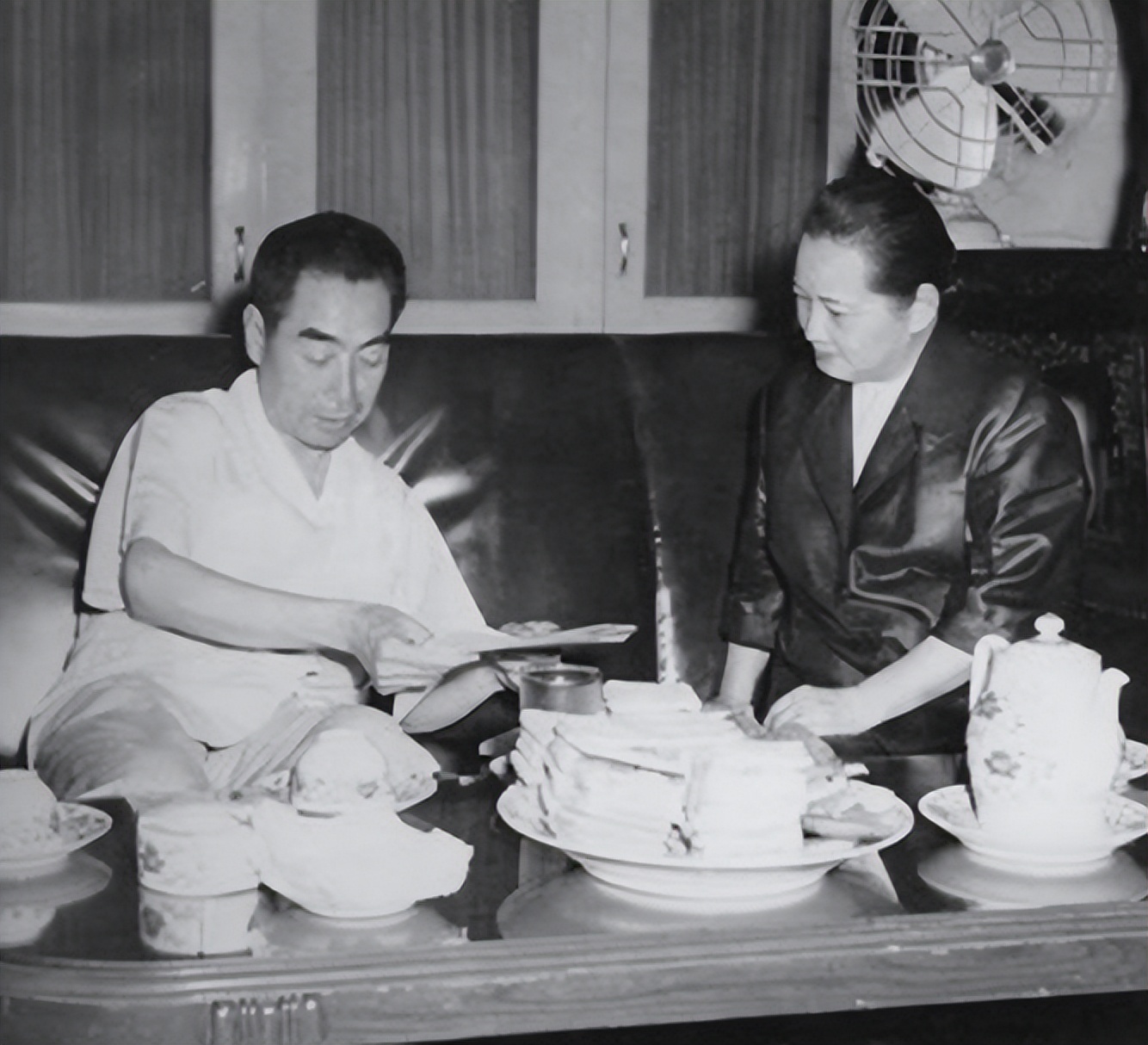 When Premier Zhou passed away in 1976, Soong Ching Ling angrily left at ...