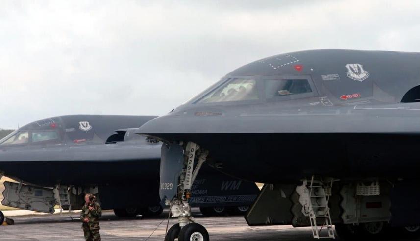The United States and Russia bow down! The world's first stealth bomber ...