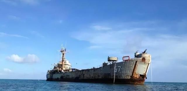 Riots broke out again on Ren'ai Reef, and a Philippine ship was invaded ...