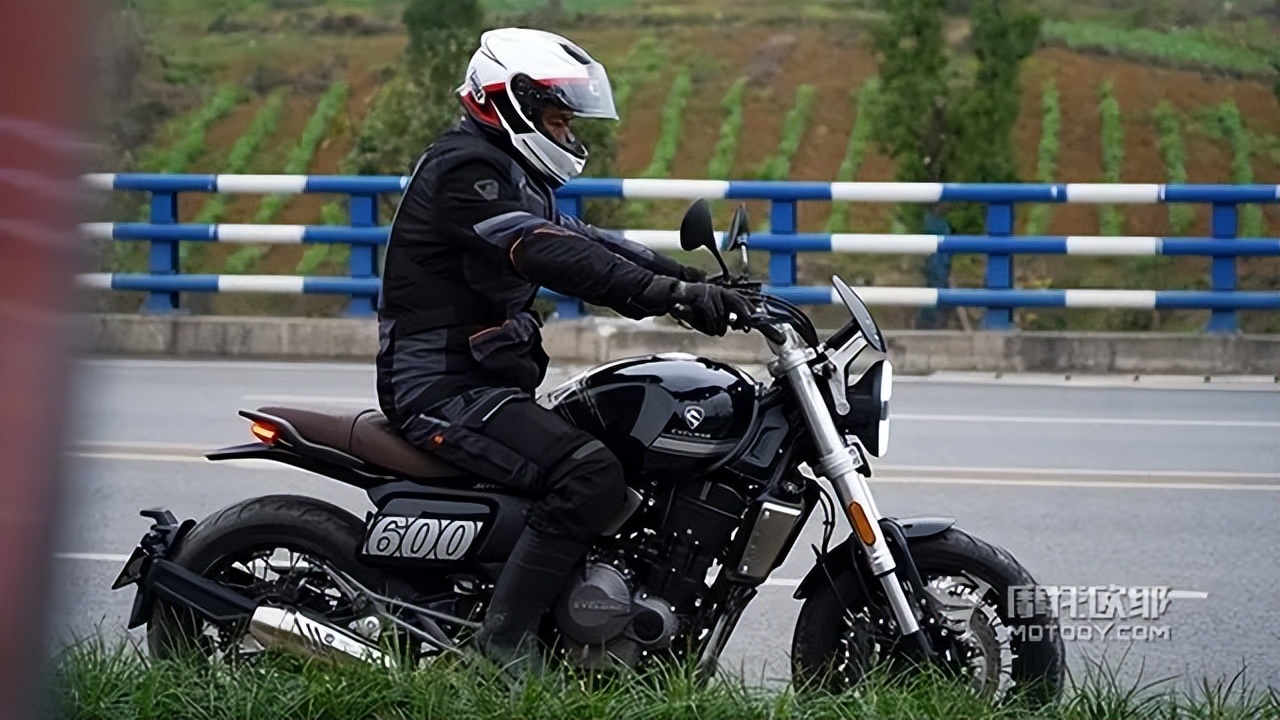RE560 road test spy photos exposed, power and torque surpass rivals at ...