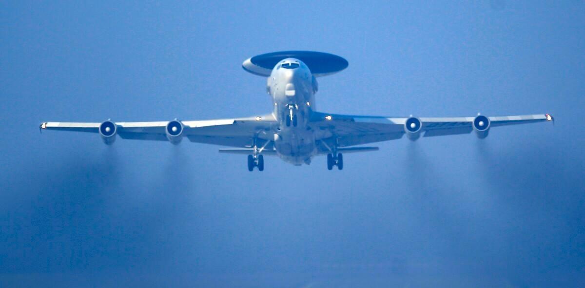 More than 10 NATO reconnaissance planes circled, and the internal ...