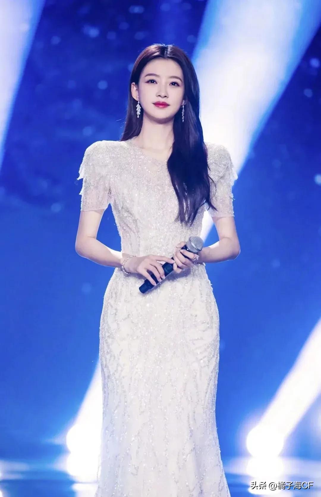 Sun Yi's outfit is really beautiful - iNEWS