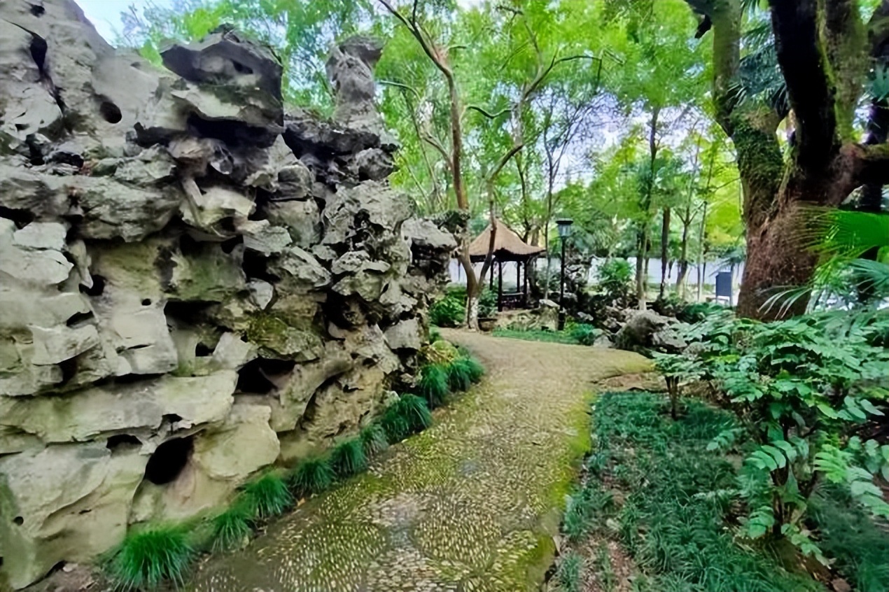This majestic mountain system once produced the world-renowned Taihu ...
