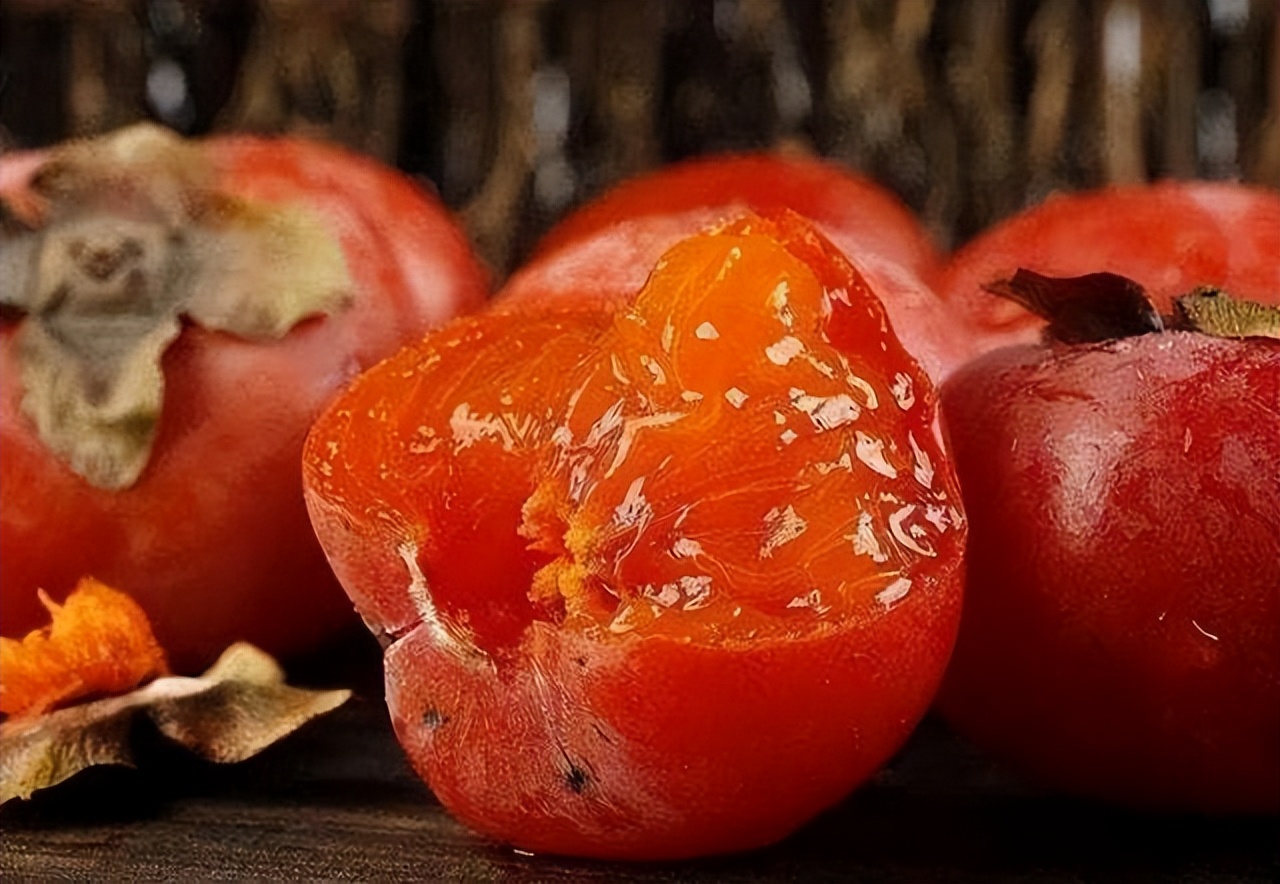 As the old saying goes, "one persimmon has ten medicines", what does it ...
