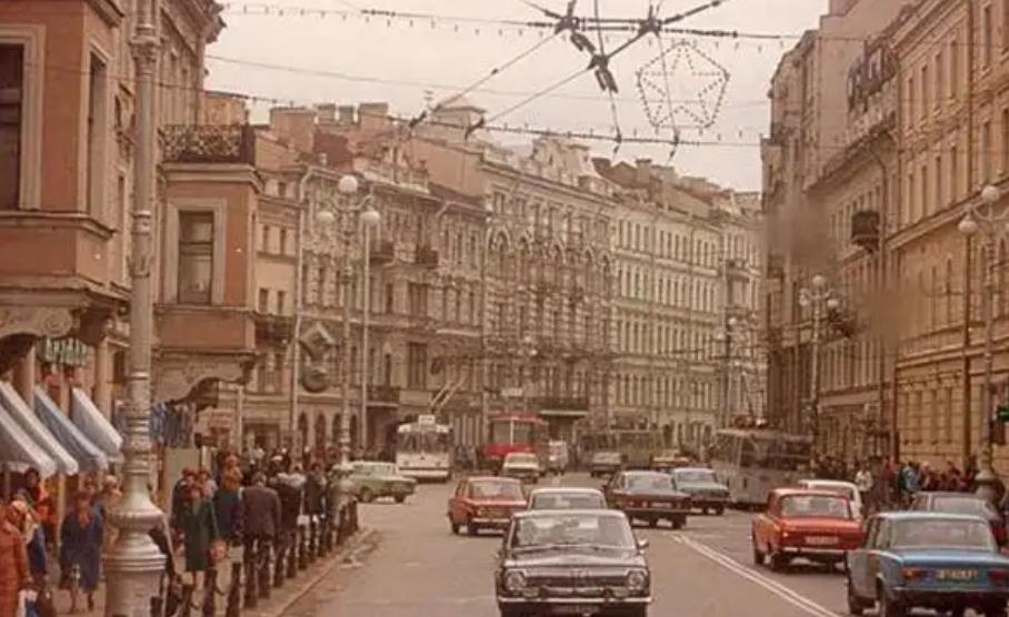 How powerful was the Soviet military at its peak?"81 Military Exercise ...