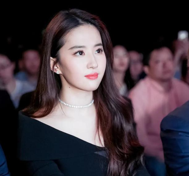 Liu Yifei's actions revealed the relationship with Zhu Yawen, no wonder ...