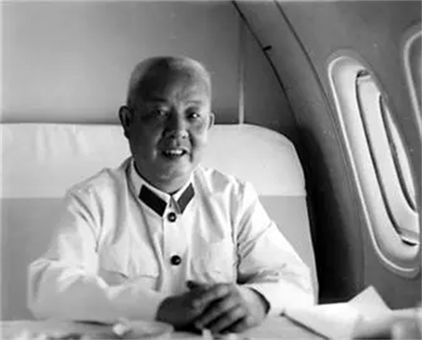 After the "Gang of Four" was crushed, did Hua Guofeng prevent Deng ...