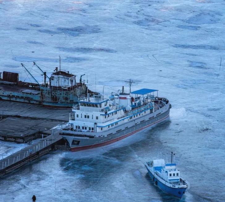 As the second largest landlocked country in the world, Mongolia has no ...