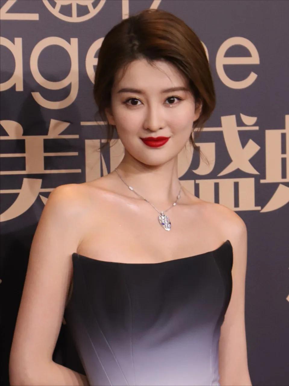 Qiao Xin is so beautiful - iNEWS