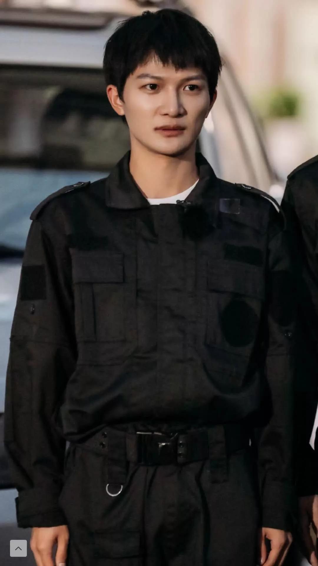 Treasure singer Zhou Shen - iNEWS