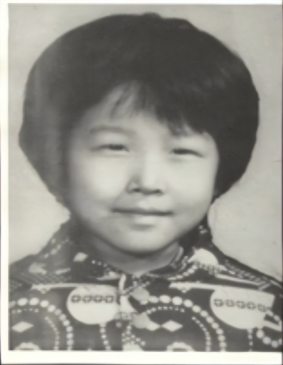 Which photo do you like best of the 50-year-old singer Sun Yue from ...