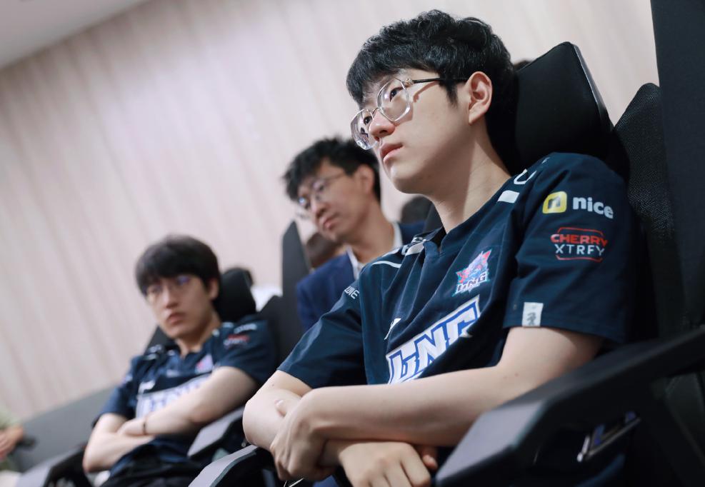 TES vs WBG: JKL, Rookie siege Theshy, Tian tough Crisp - iMedia