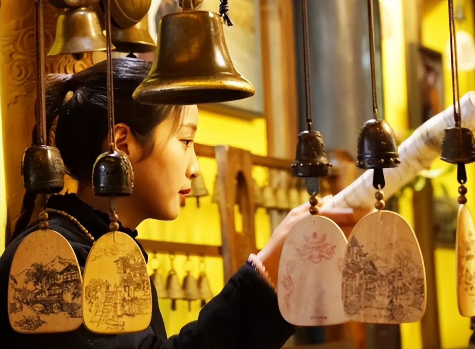 Lijiang camel bell, a token of fire in "One Meter of Sunshine" - iNEWS