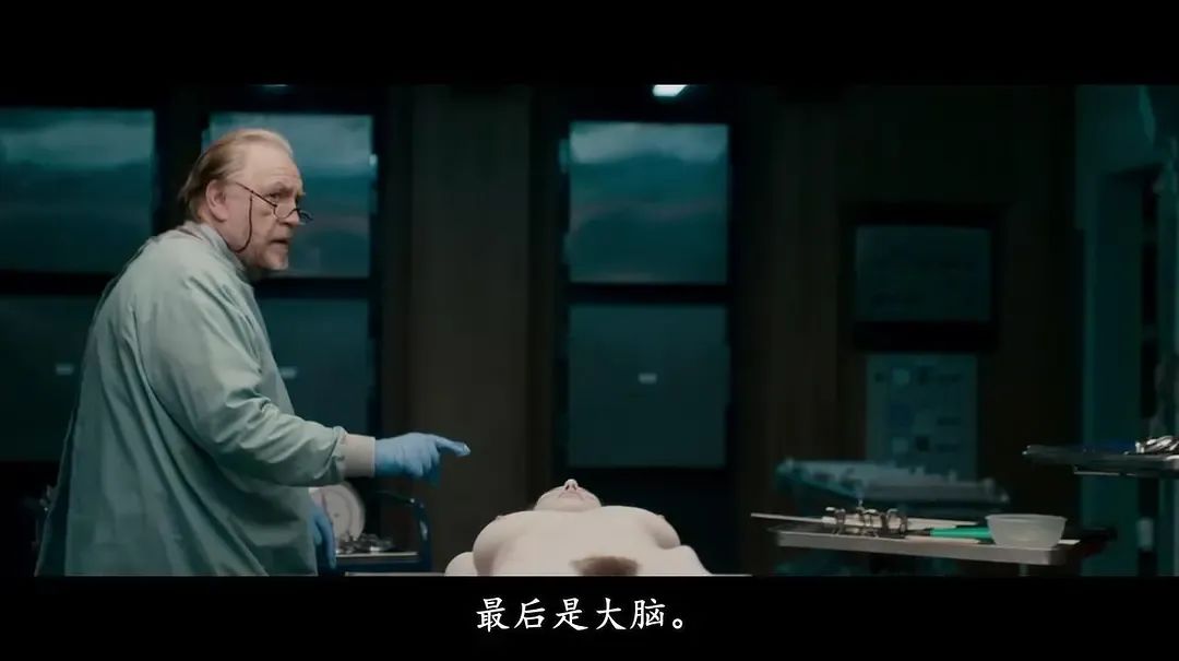 How are graphic models set up in horror movies? - iMedia