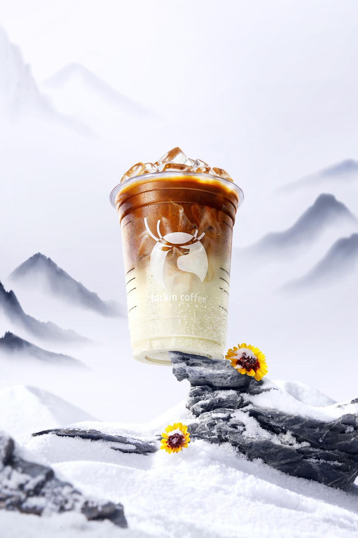 Luckin Kunlun Cooked Snow Latte: Aroma of snowy plants, unique oriental ...