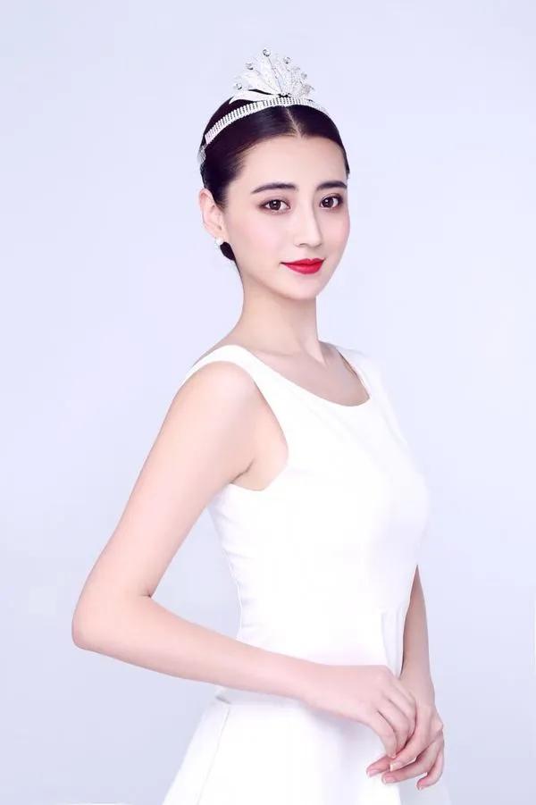 Fan Zhen's beautiful pictures - iNEWS