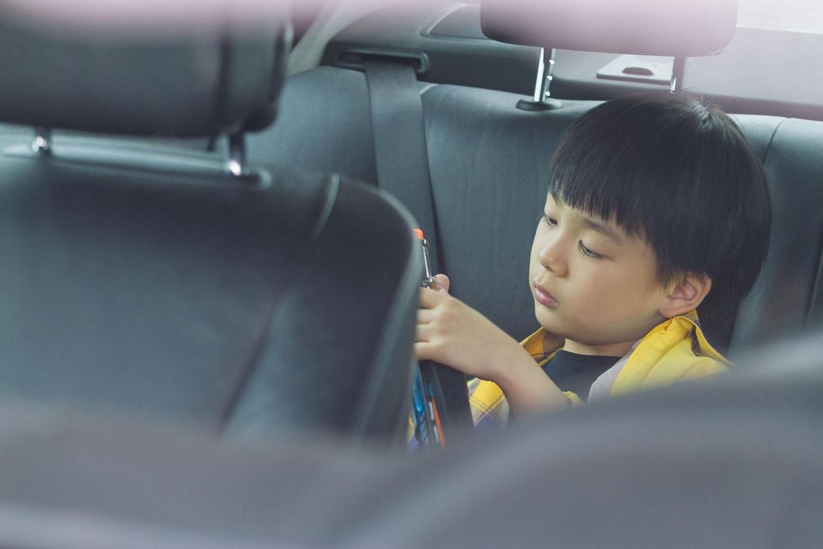 Li Jialin and his father Li Chengfeng acted on the same stage in "The ...