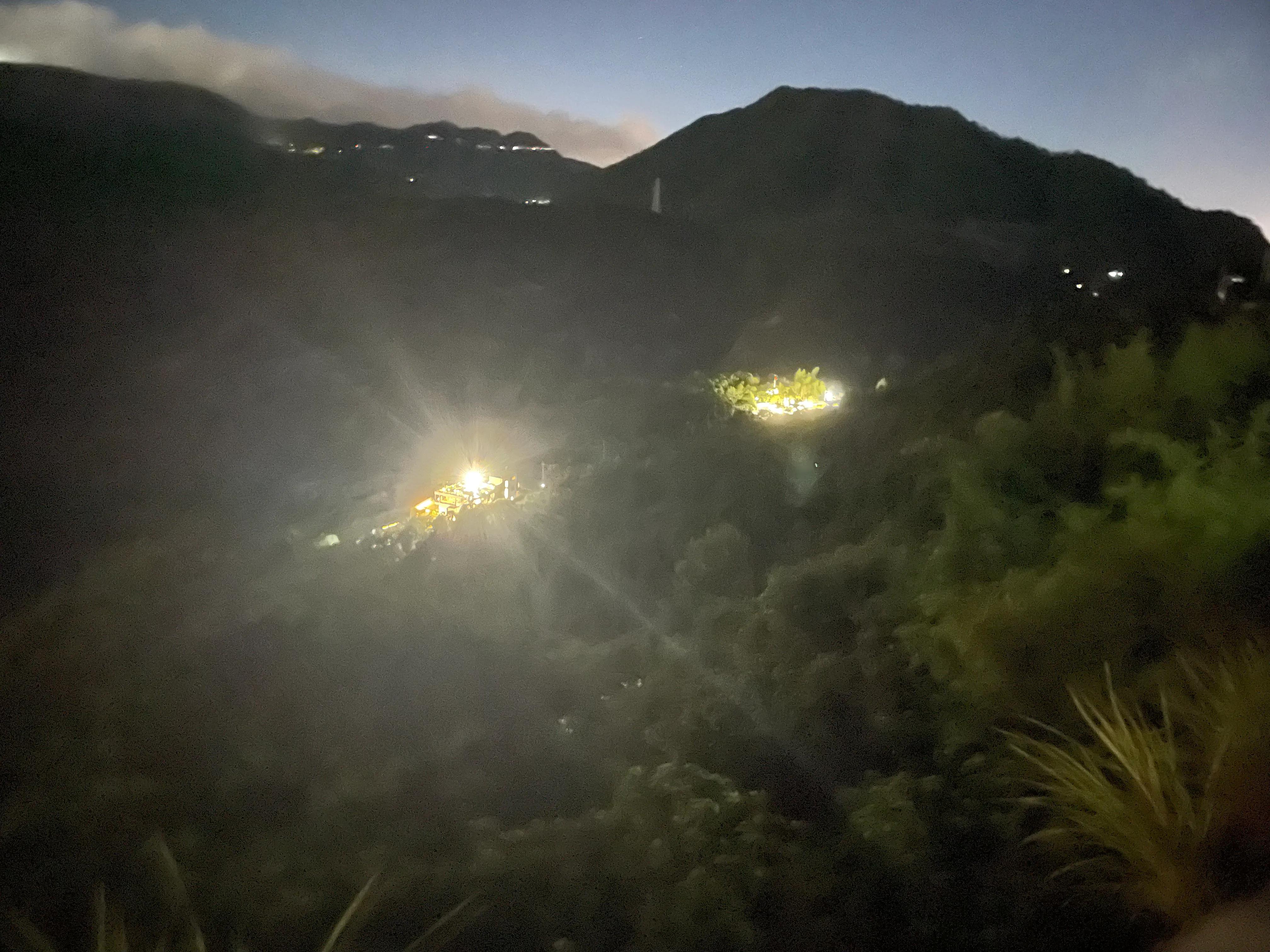 Go to Daluo Mountain at night, listen to the wind and admire the moon ...